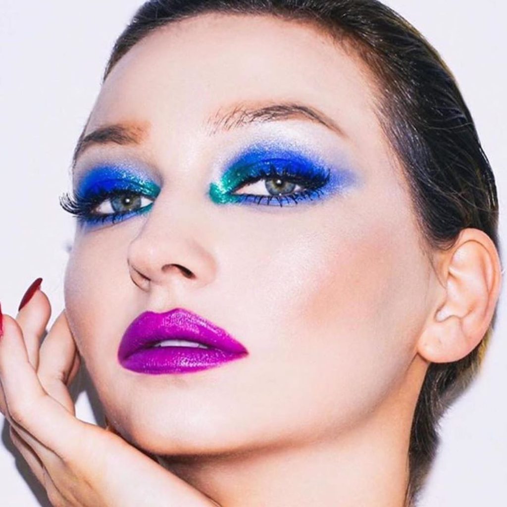 [UPDATED] 40+ Audacious Blue Eyeshadow Looks
