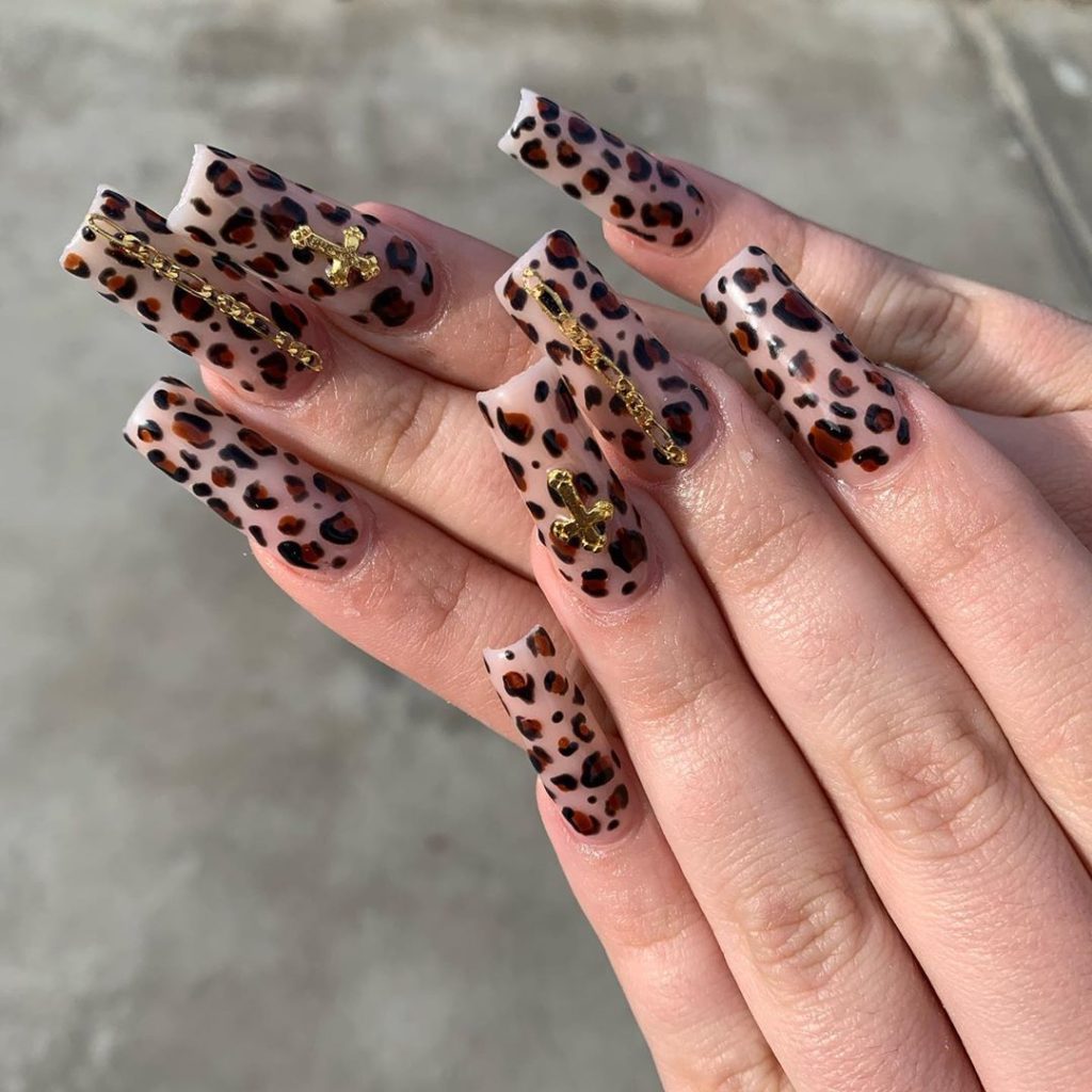 [UPDATED] 50+ Eye-Popping Cheetah Nails